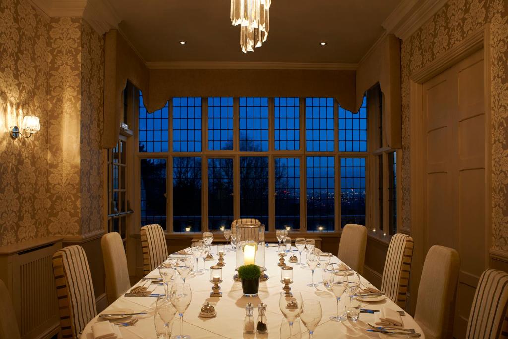 The Manor Elstree, Elstree (updated prices 2025)