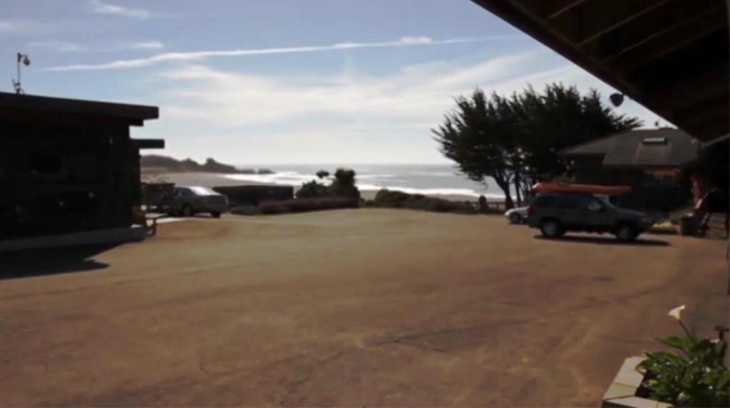 Gualala Surf Inn on the ocean bluff, Gualala (updated prices 2025)