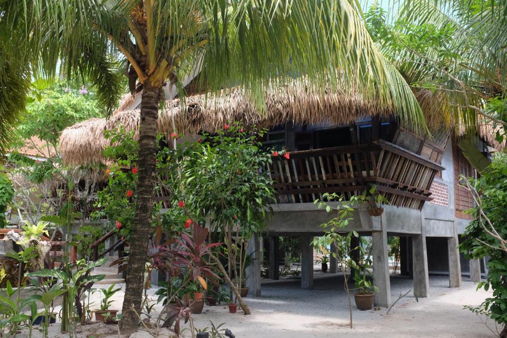 Panji Panji Tropical Wooden Home, Pantai Cenang (updated prices 2025)