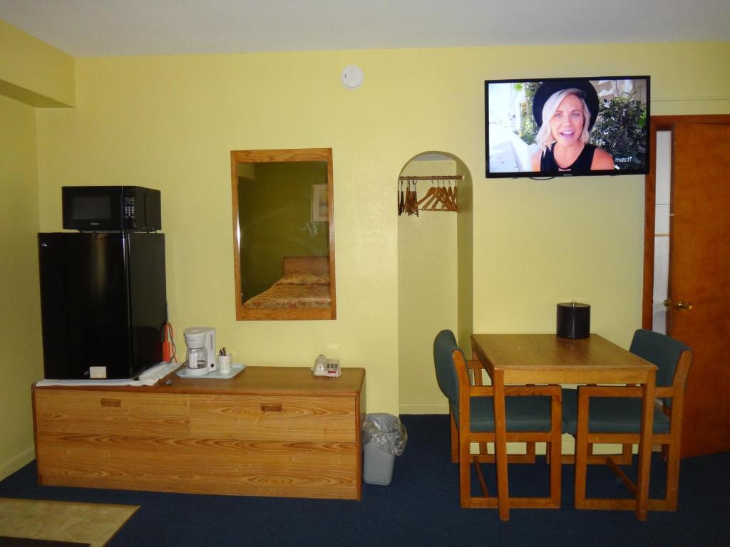 Pine Ridge Motel, Dodgeville (updated prices 2025)