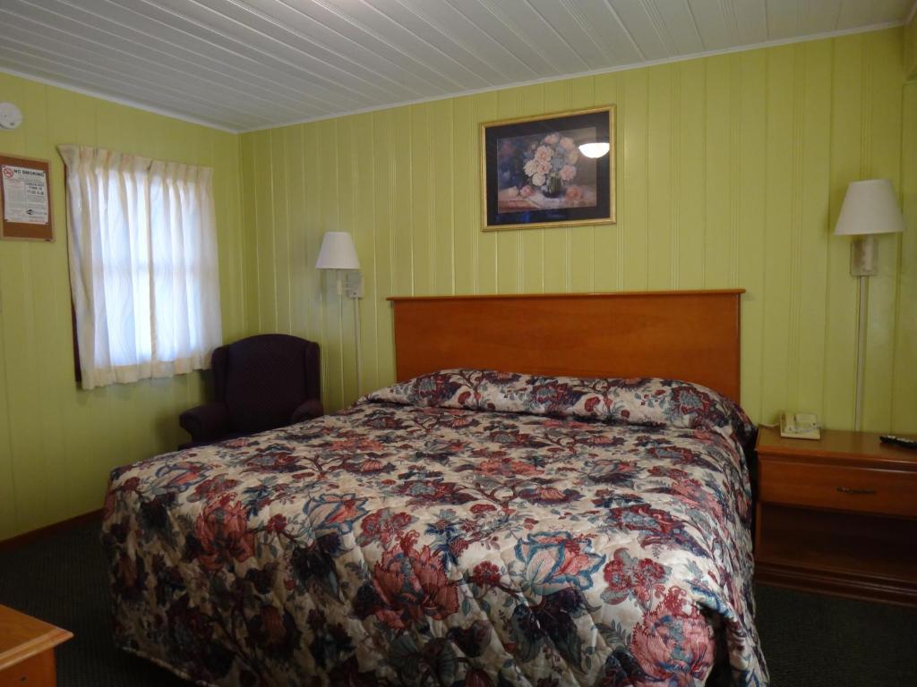 Pine Ridge Motel, Dodgeville (updated prices 2025)