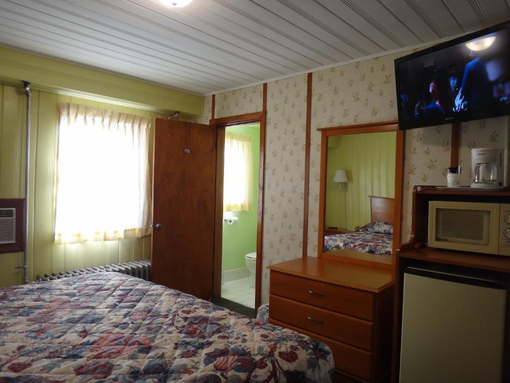 Pine Ridge Motel, Dodgeville (updated prices 2025)