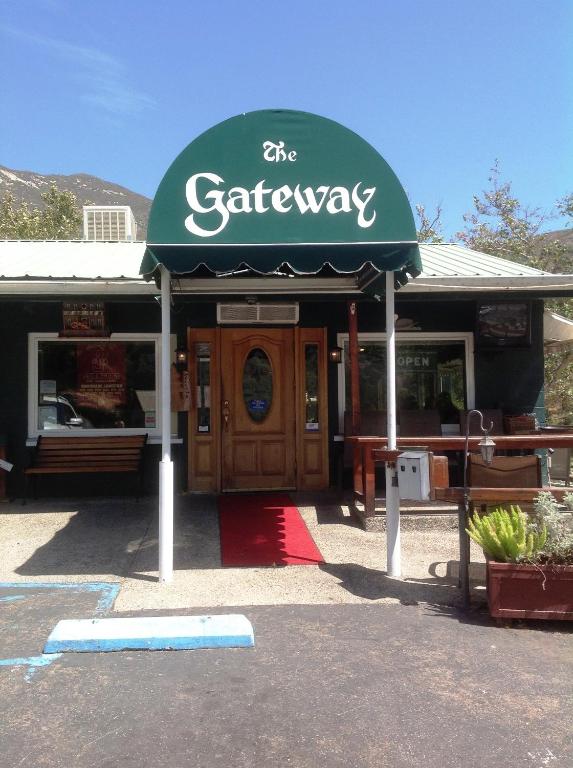 The Gateway Restaurant & Lodge, Three Rivers (updated prices 2025)