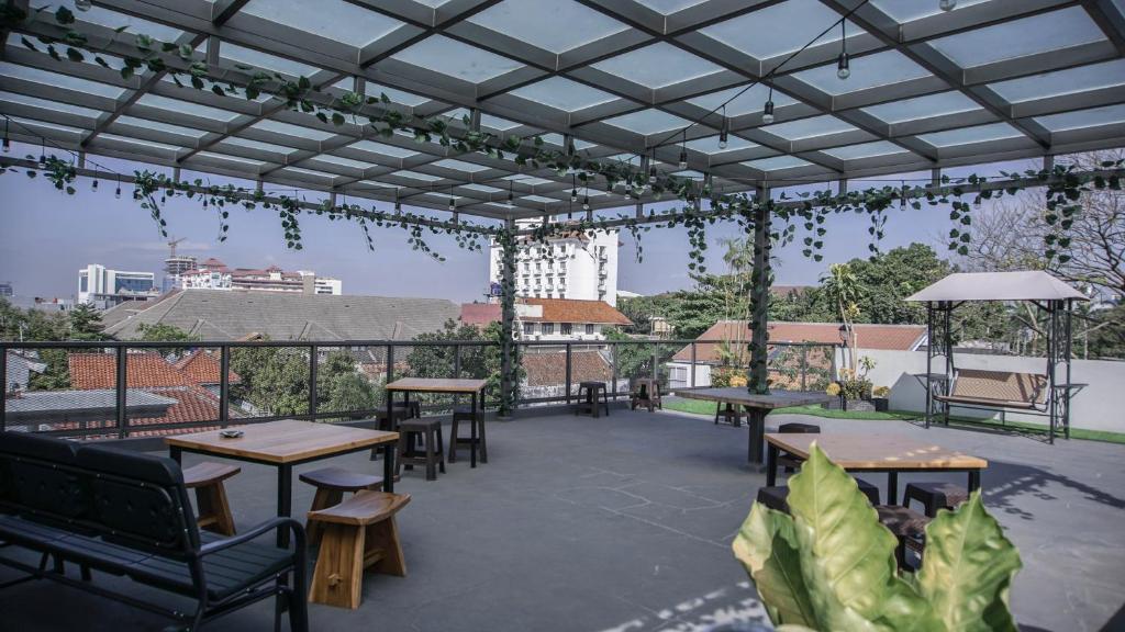 Mogens Guesthouse, Bandung (updated prices 2025)