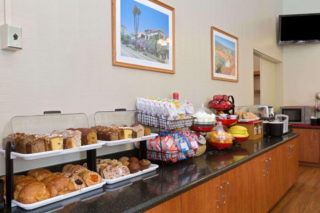 Ramada by Wyndham Santa Barbara, Santa Barbara (updated prices 2025)