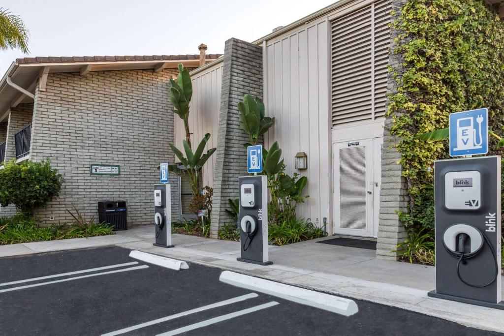 Ramada by Wyndham Santa Barbara, Santa Barbara (updated prices 2025)