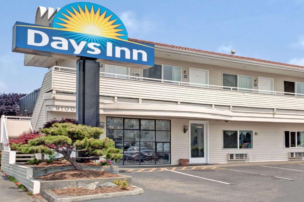 Days Inn by Wyndham Seattle North of Downtown, Seattle (updated prices ...