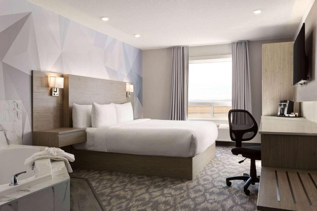 Days Inn by Wyndham Calgary North Balzac, Balzac (updated prices 2025)
