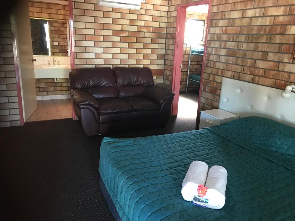 Miles Outback Motel, Miles (updated prices 2025)