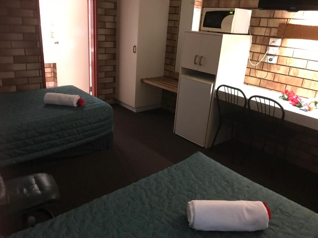 Miles Outback Motel, Miles (updated prices 2025)