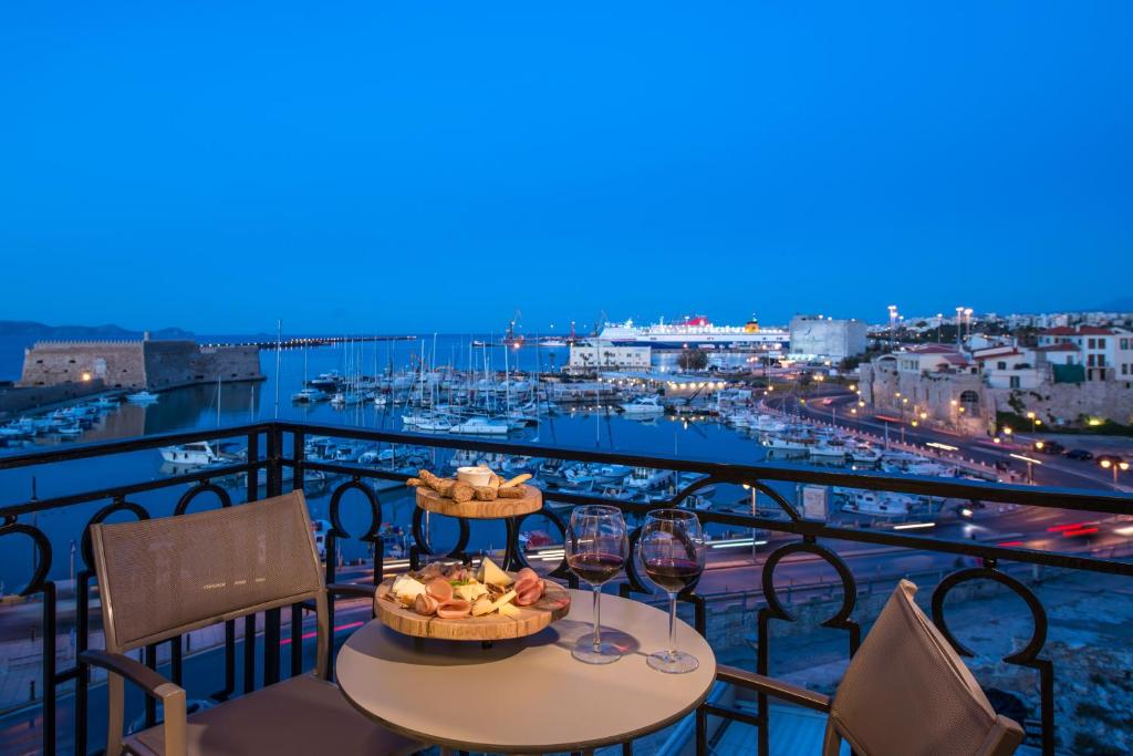 King's Blue , Port View Apartment - Heraklion