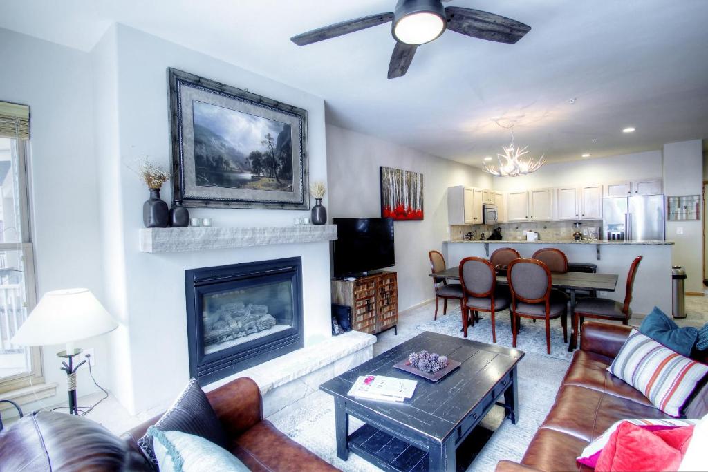 Canyon Run Townhouse F102, Avon (updated prices 2026)