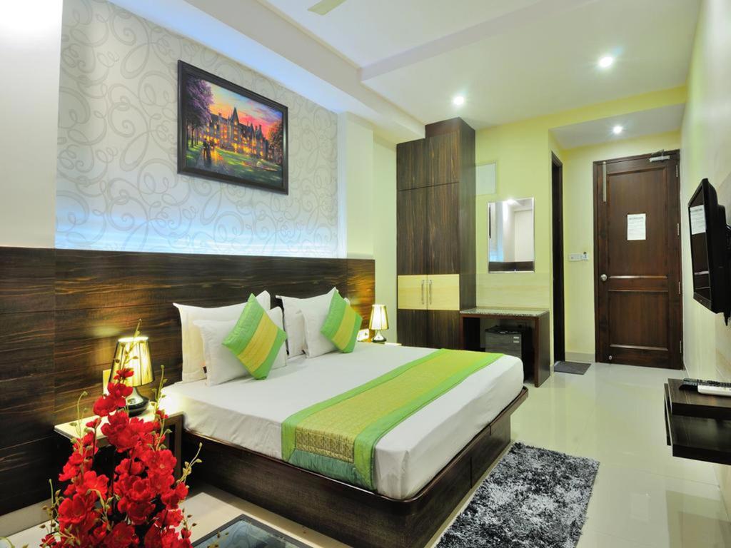 Hotel Sky Rich International -Near to Famous Karol Bagh Market & Metro ...