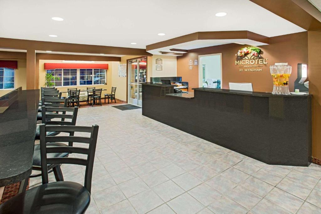 Microtel Inn & Suites by Wyndham Holland, Holland (updated prices 2025)