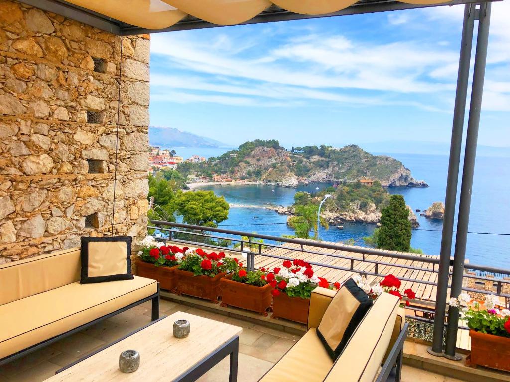 Villa Eleonora Isola Bella Sea View Small Pool + Jacuzzi - Taormina