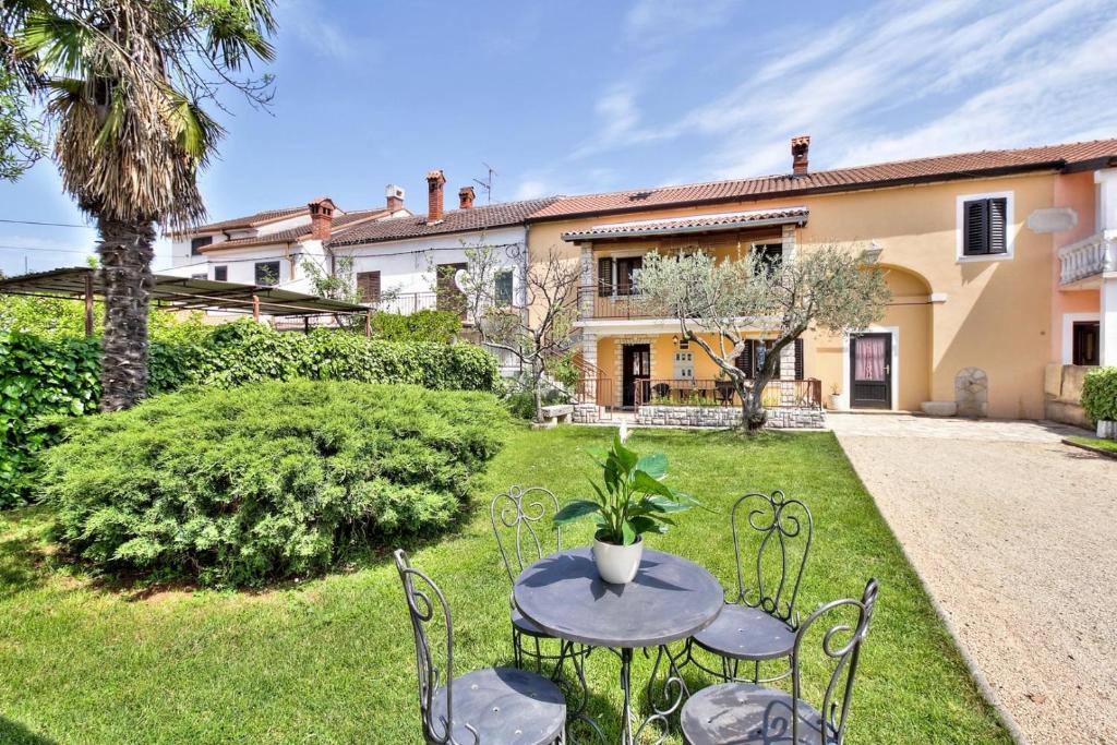 CICI house with apartment, Umag (updated prices 2025)
