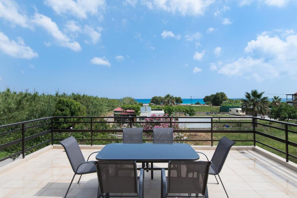 Sirens House, Tavronitis (updated prices 2025)