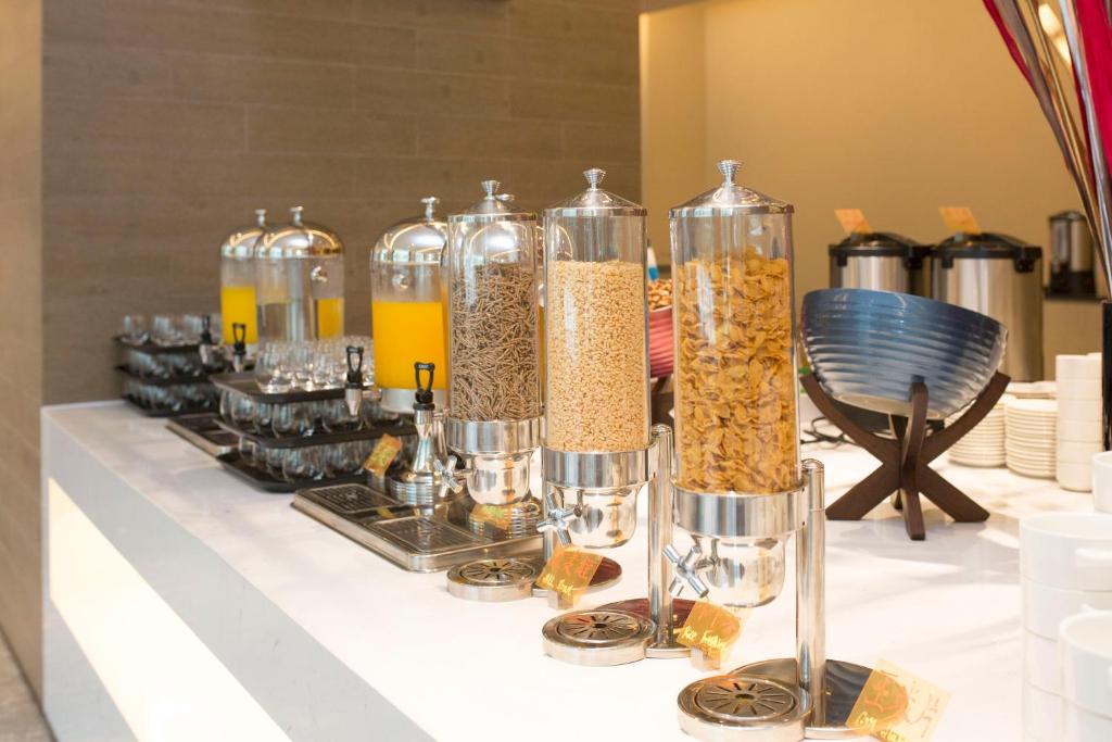 Q-Box Hotel Shanghai Sanjiagang -Offer Pudong International Airport and ...