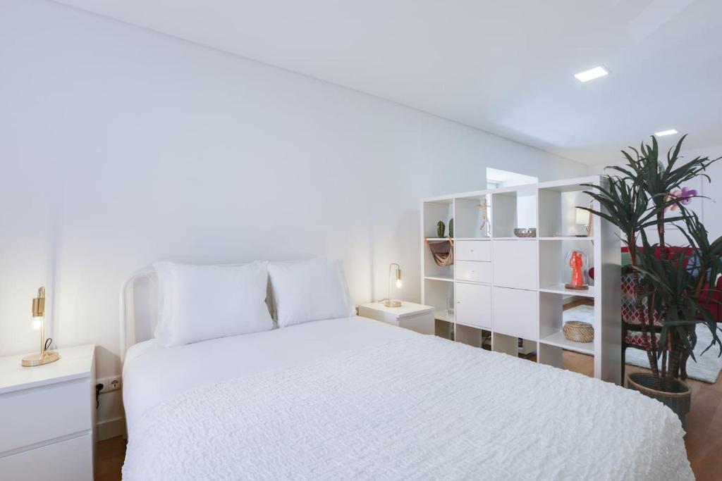 Cozy studio house near city center, Lisbon (updated prices 2024)