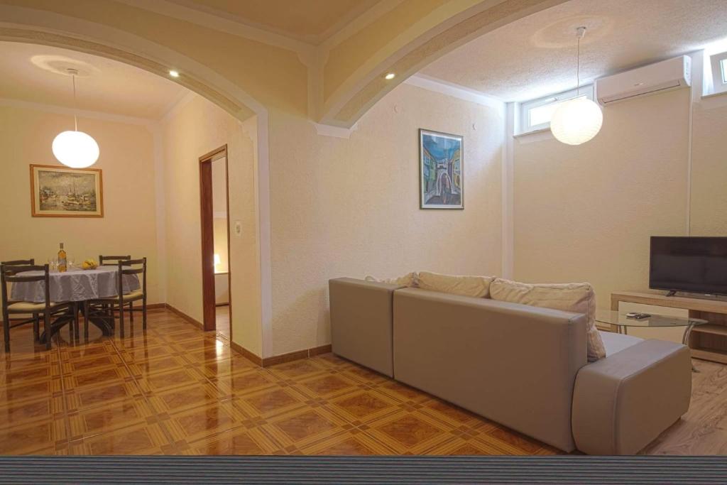 Apartment Toni Pula - Pješčana Uvala