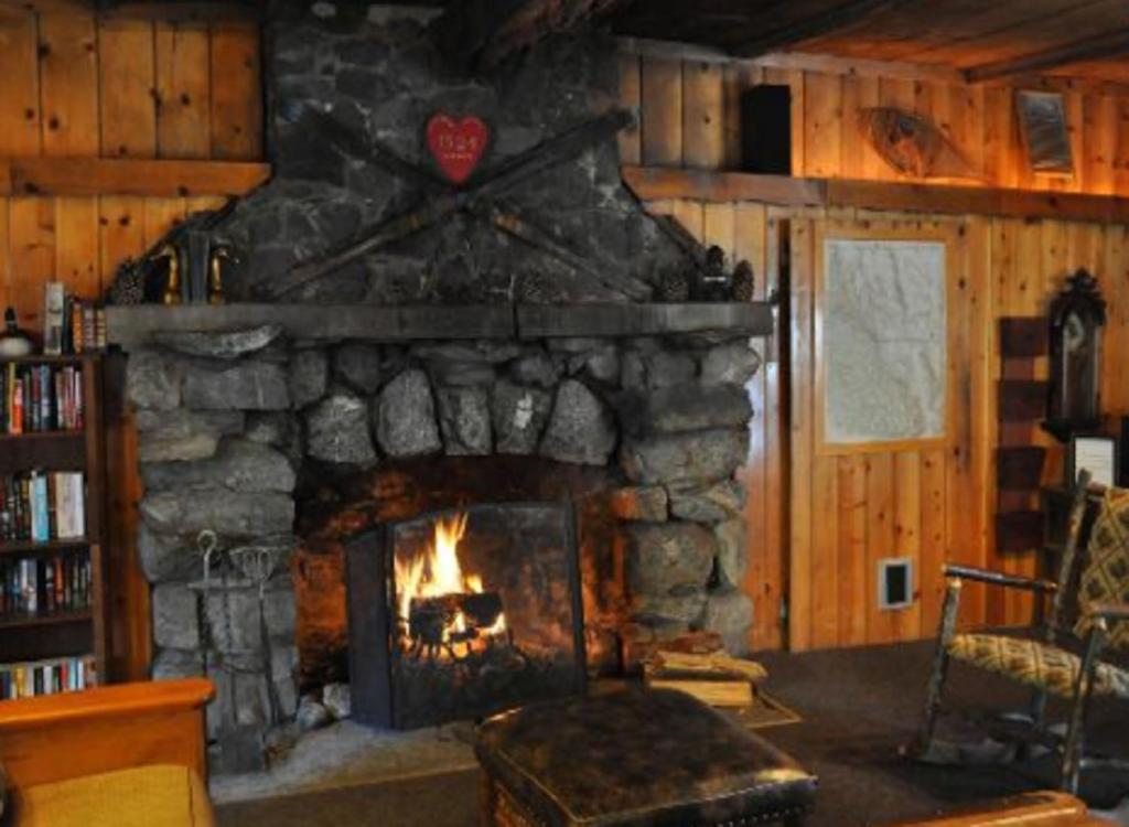 Tamarack Lodge, Mammoth Lakes (updated prices 2025)