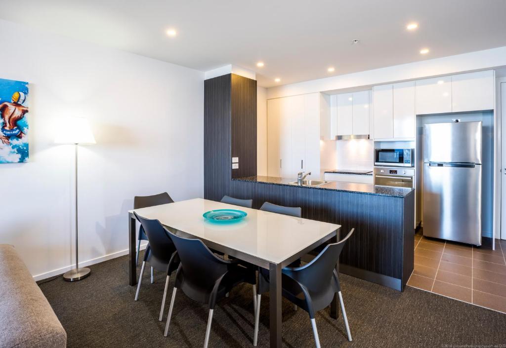 Synergy Broadbeach - Official, Gold Coast (updated prices 2025)