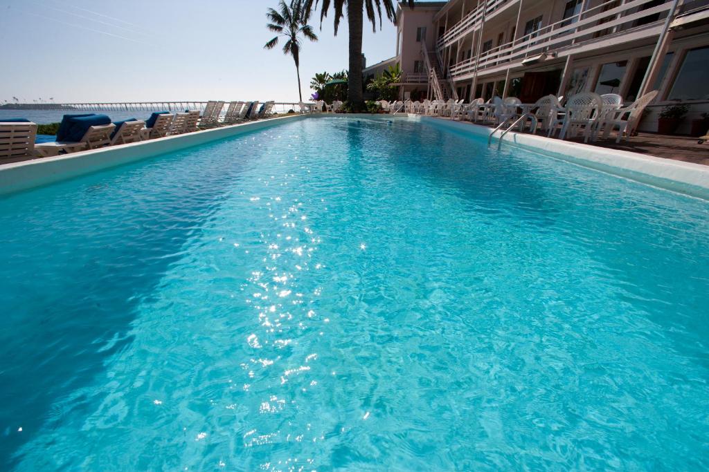 Cliff House Inn, Carpinteria (updated prices 2025)