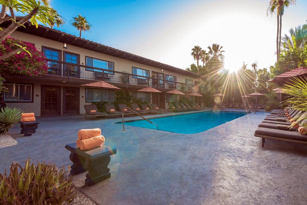 Santiago Resort - Palm Springs Premier Gay Men’s Resort, Palm Springs ...