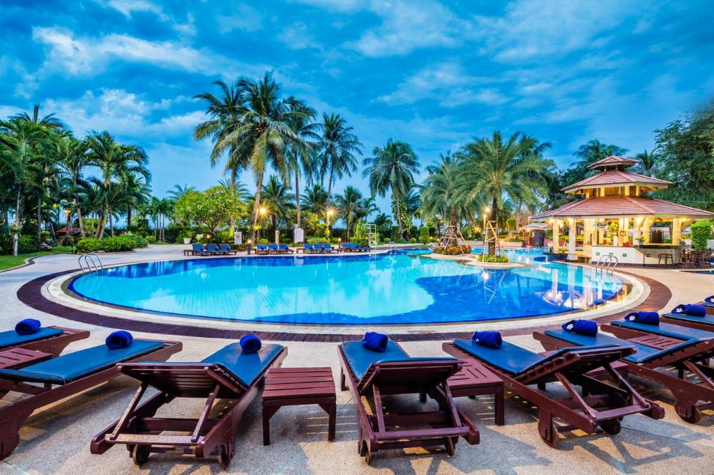 Cholchan Pattaya Beach Resort - SHA Extra Plus, North Pattaya (updated ...