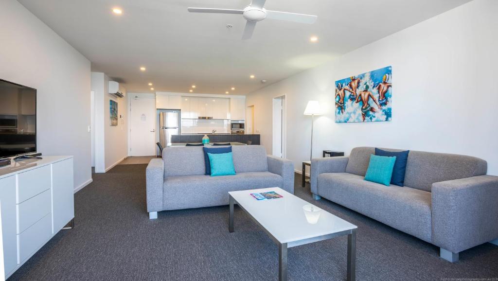 Synergy Broadbeach - Official, Gold Coast (updated prices 2025)