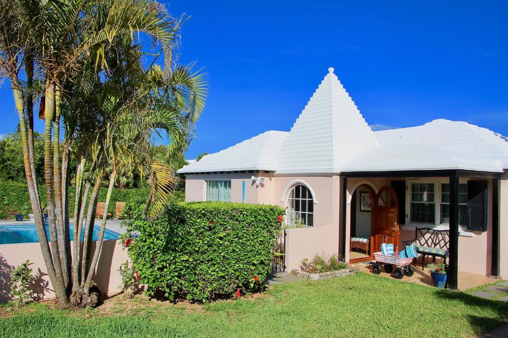 Beach Walk Cottage | Hotel in Pg mount pleasant, Bermuda