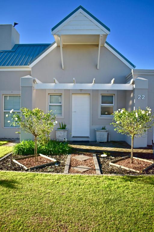 Manor 22, George (updated prices 2025)