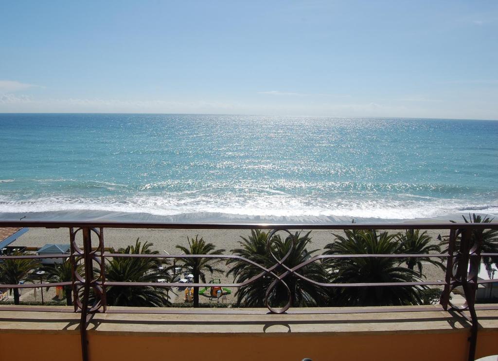 Grand Hotel Moroni, Finale Ligure (updated prices 2025)
