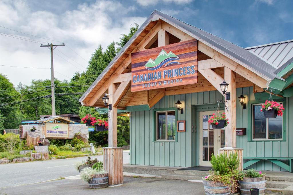 Canadian Princess Lodge & Marina, Ucluelet (updated prices 2025)