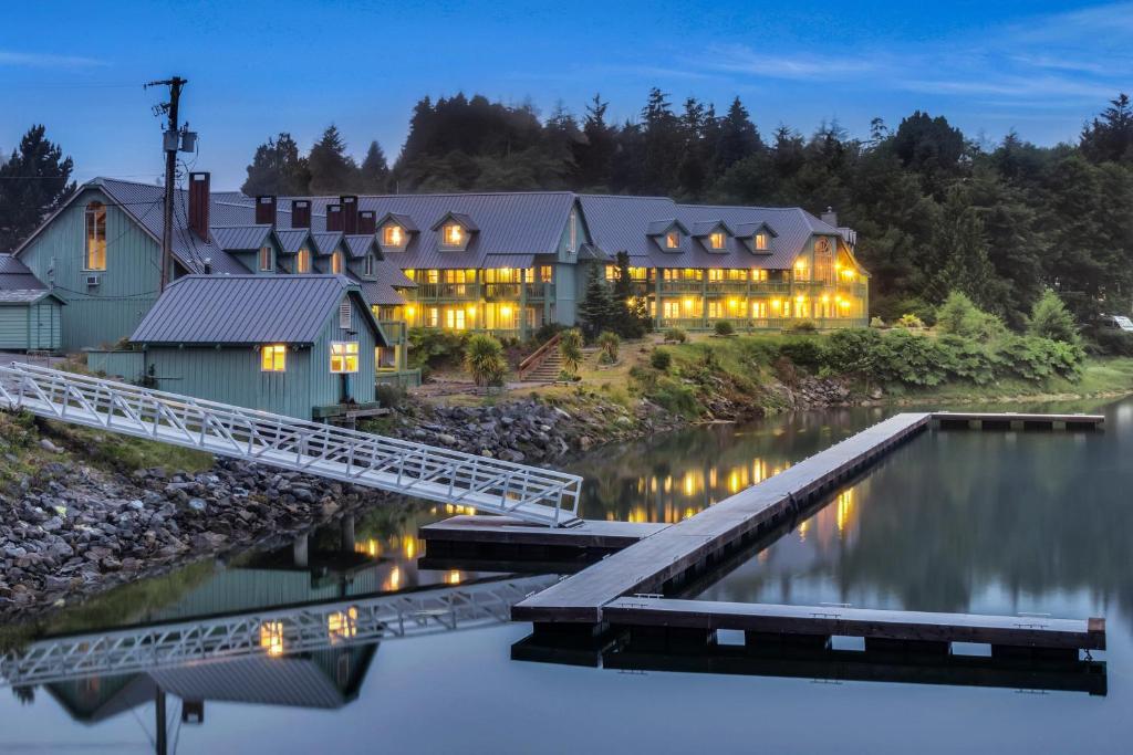 Canadian Princess Lodge & Marina, Ucluelet (updated prices 2025)