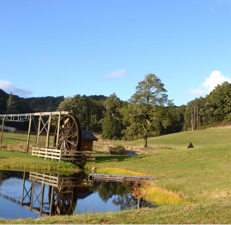 Ahaura Lodge & Waterwheel Farm Stay, Totara Flat (updated prices 2025)