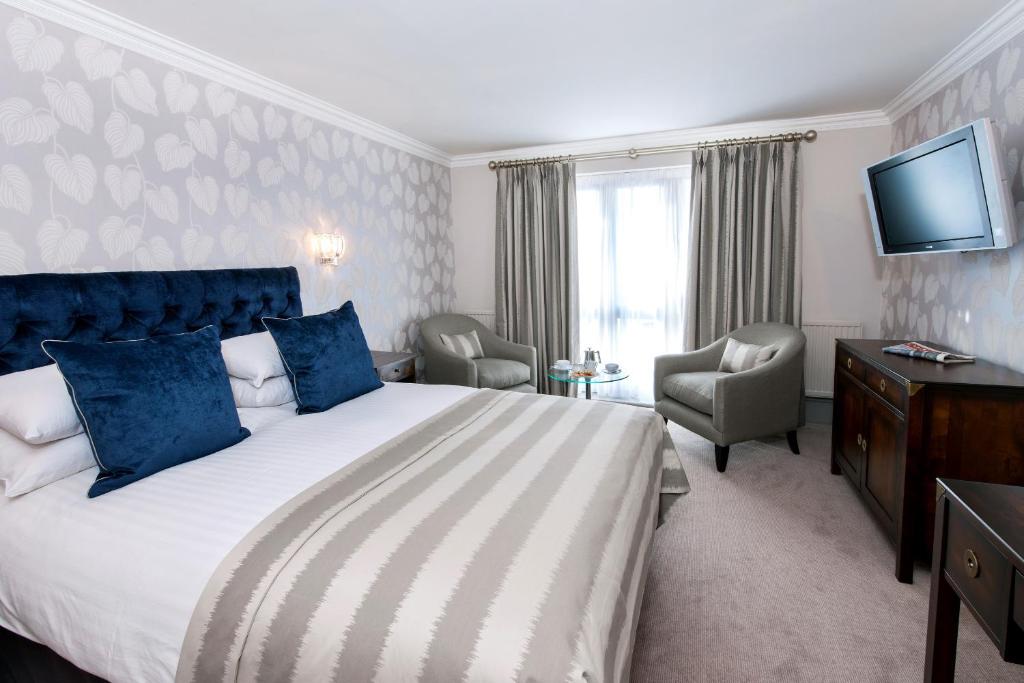 The Manor Elstree, Elstree (updated prices 2025)