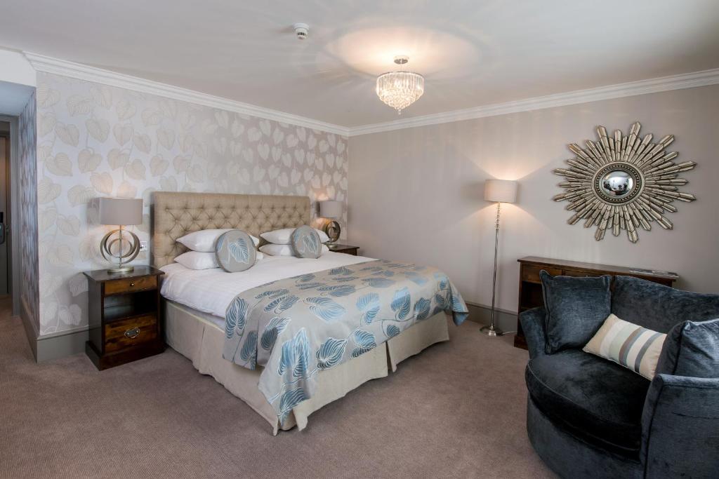The Manor Elstree, Elstree (updated prices 2025)