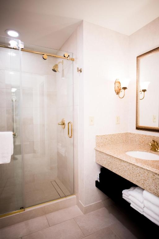 The Cook Hotel and Conference Center at LSU, Baton Rouge (updated ...