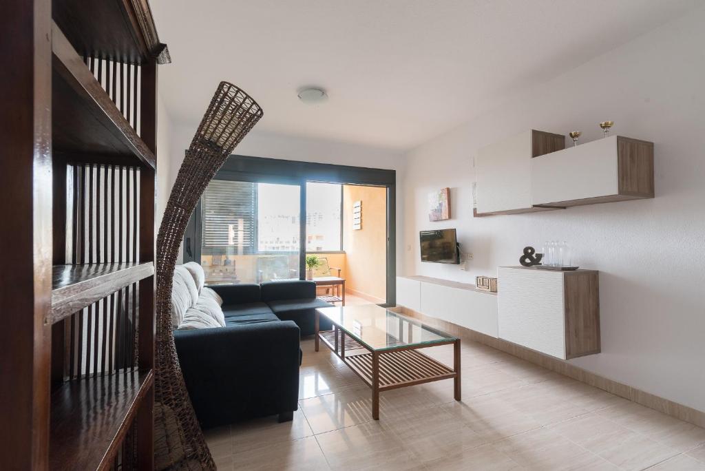 Edificio Puerta mitica en Cala de Finestrat