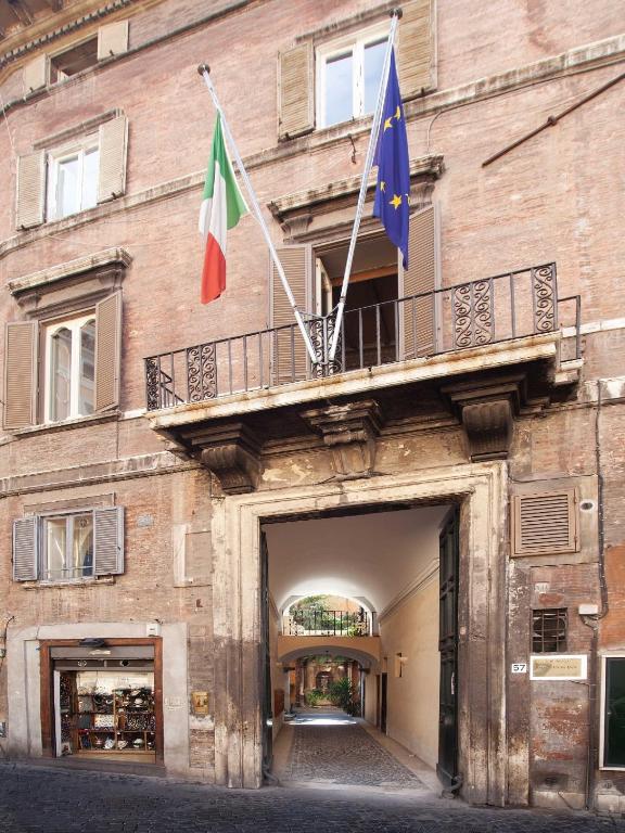 Pantheon Inn, Rome (updated prices 2025)