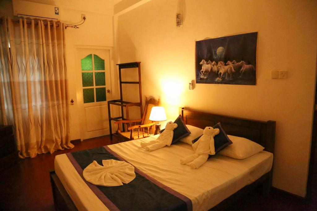 Heaven's Gate - Kandy