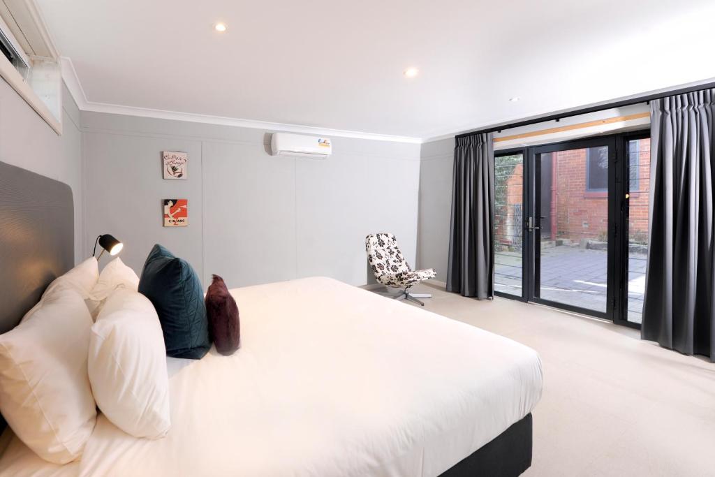 The Stirling Arms Hotel, Perth (updated prices 2025)