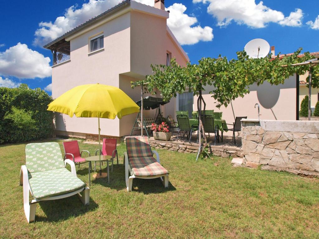 Apartments Mirjana 1555 - Fažana