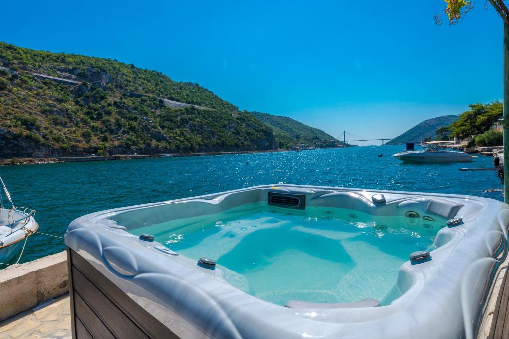 Jacuzzi,bikes, Whole First Floor,separate Entrance - Dubrovnik