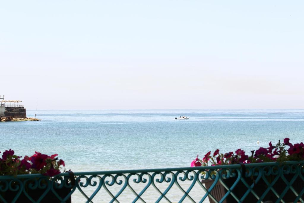 Beit El Bahr, Ţabarjā (updated prices 2025)
