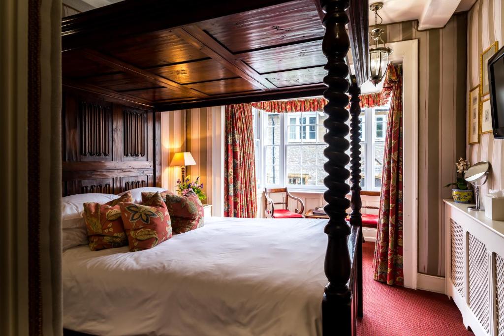 The Acorn Inn, Evershot (updated prices 2025)