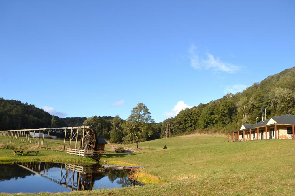 Ahaura Lodge & Waterwheel Farm Stay, Totara Flat (updated prices 2025)