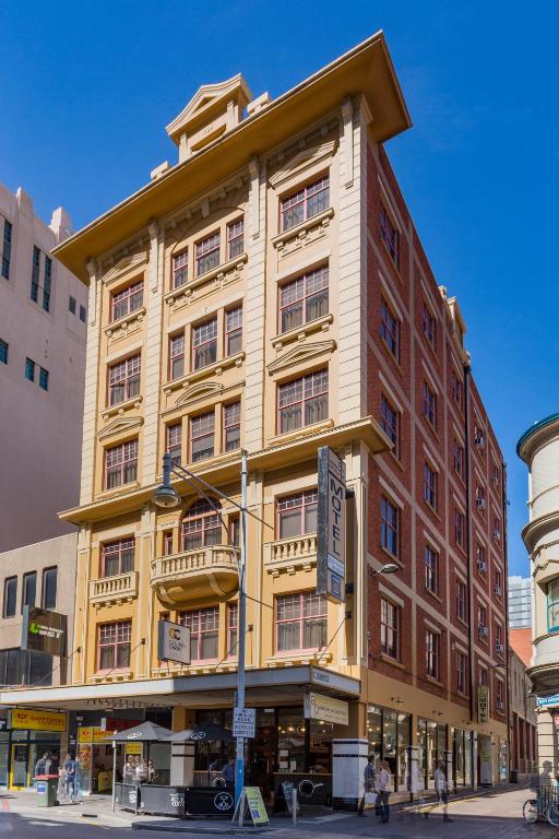 Adelaide Paringa, Adelaide (updated prices 2026)