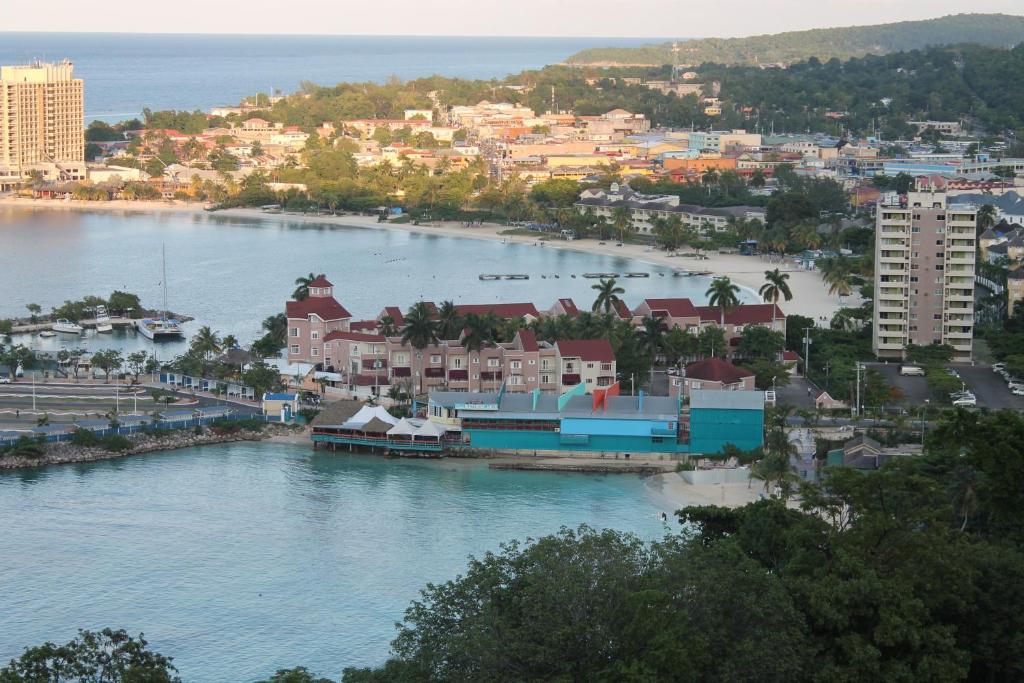 Penthouse On The Ridge, Ocho Rios (updated prices 2026)